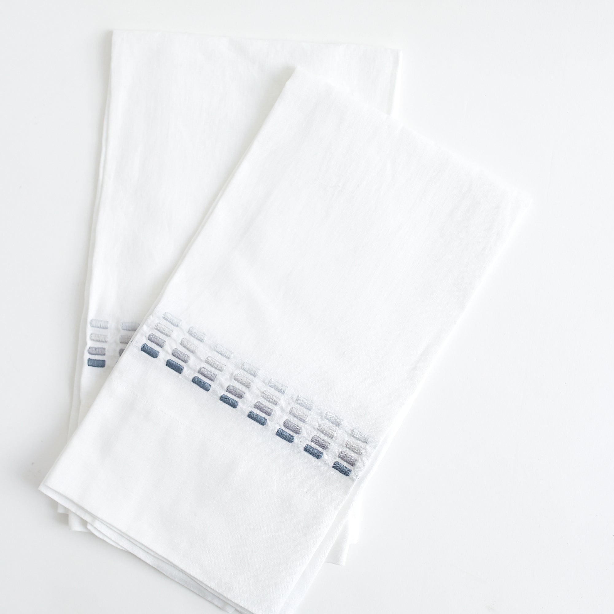 Stella Tribeca | Table | Morse Hand Towels in Washed Linen